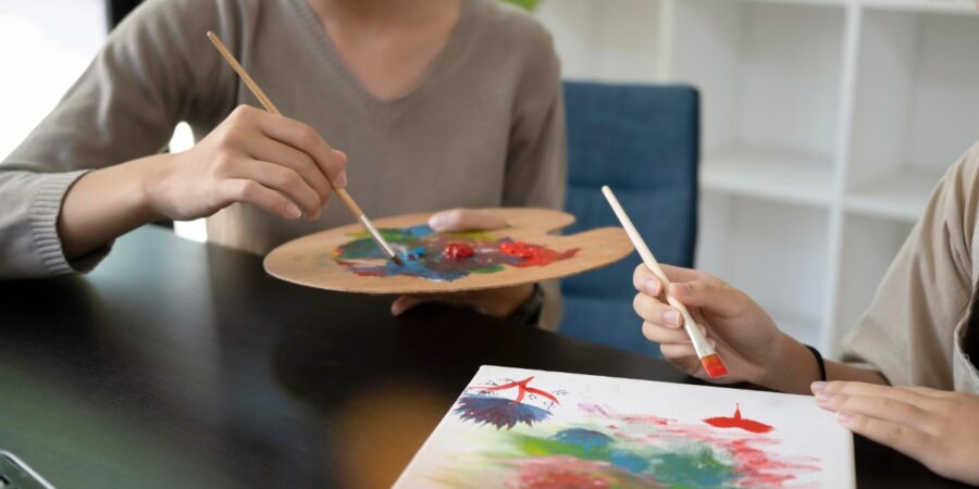 Art Therapy untuk Kesehatan Mental: Tak Wajib Punya Bakat Seni - Yoona