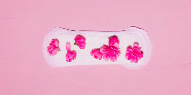 Darah Haid Warna Pink Hingga Merah Menyala, Apa Artinya? - Yoona