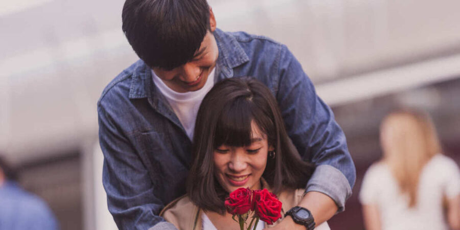 14 Cara Memanjakan Pacar, Walau LDR Tetap Romantis! - Yoona