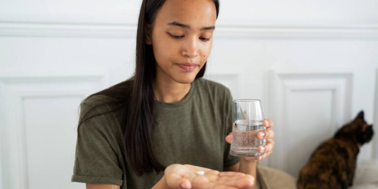 Microgest 200 mg obat apa? Ini Manfaat dan Efek Sampingnya