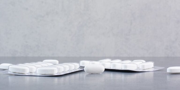 Obat Samcofenac: Apa saja Efek Samping dan Dosisnya? - Yoona