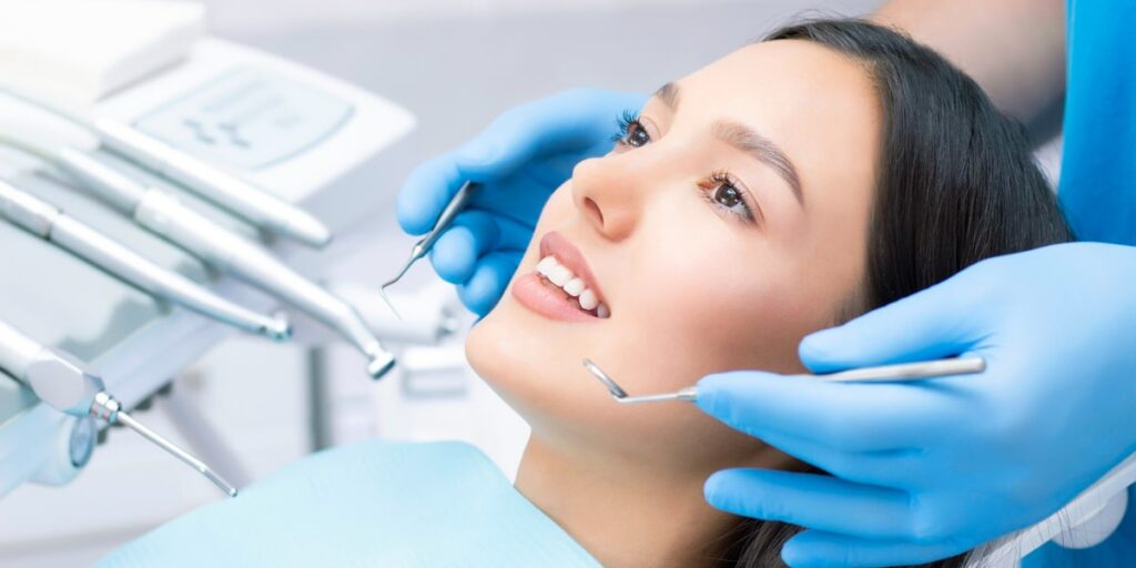 Apakah Gigi Bungsu Harus Dicabut? Yuk, Simak Faktanya! - Yoona