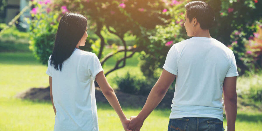 10 Cara Menaklukan Hati Pria yang Cuek dan Tidak Peka! - Yoona