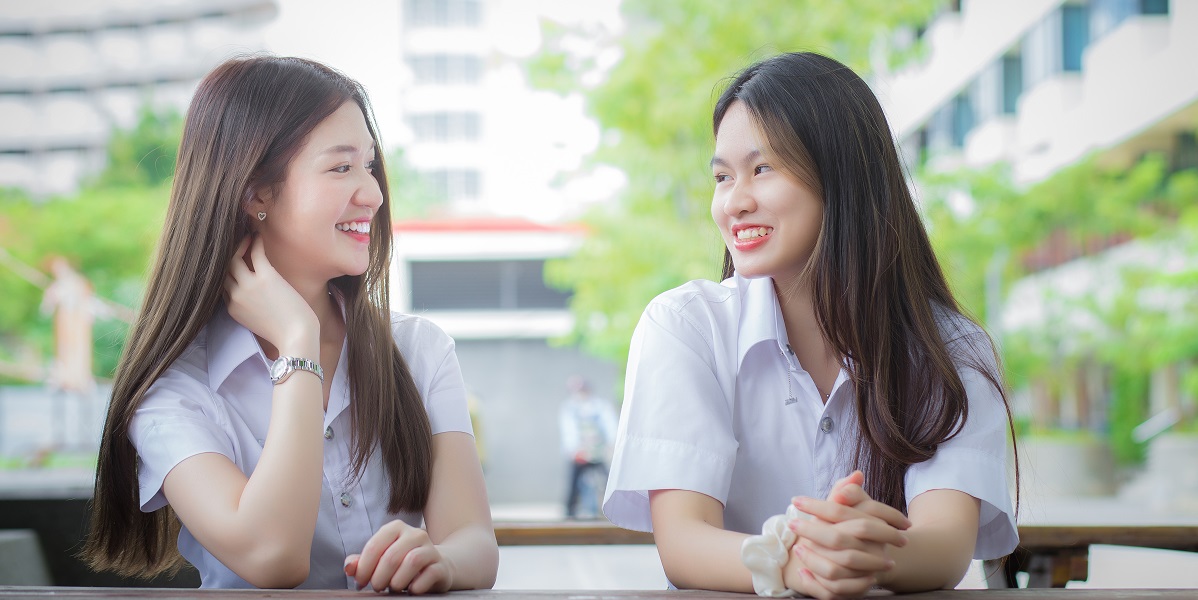 Cara Memulai Obrolan dengan Orang Baru Biar Tidak Awkward